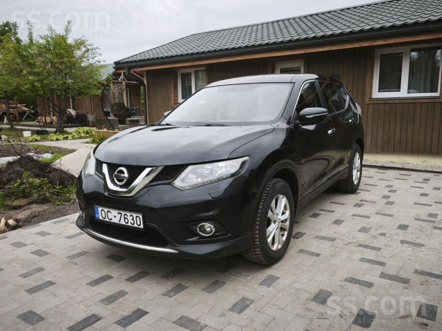 Black Nissan X-Trail 2015 in Jelgava, with an engine capacity of 1.60 L and mileage of 289 thousand km for 5800 €, photo 3 on AUTOMOTO.COM.LV