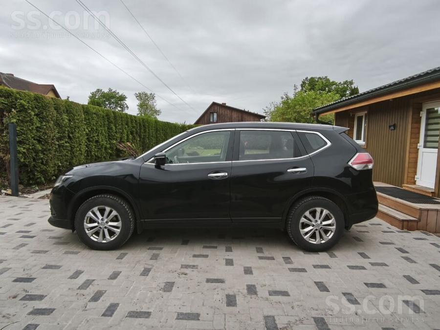 Black Nissan X-Trail 2015 in Jelgava, with an engine capacity of 1.60 L and mileage of 289 thousand km for 5800 €, photo 4 on AUTOMOTO.COM.LV