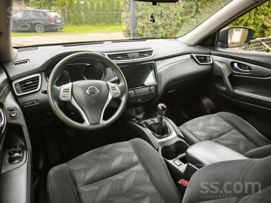 Black Nissan X-Trail 2015 in Jelgava, with an engine capacity of 1.60 L and mileage of 289 thousand km for 5800 €, photo 8 on AUTOMOTO.COM.LV