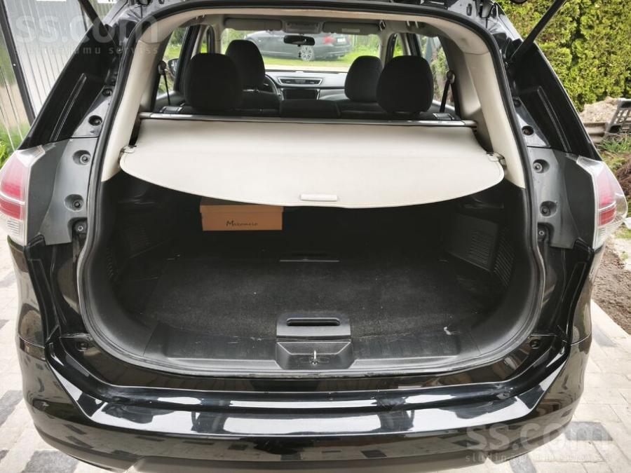 Black Nissan X-Trail 2015 in Jelgava, with an engine capacity of 1.60 L and mileage of 289 thousand km for 5800 €, photo 12 on AUTOMOTO.COM.LV