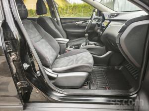 Black Nissan X-Trail 2015 in Jelgava, with an engine capacity of 1.60 L and mileage of 289 thousand km for 5800 €, photo 14 on AUTOMOTO.COM.LV
