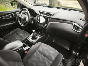 Black Nissan X-Trail 2015 in Jelgava, with an engine capacity of 1.60 L and mileage of 289 thousand km for 5800 €, photo 15 on AUTOMOTO.COM.LV