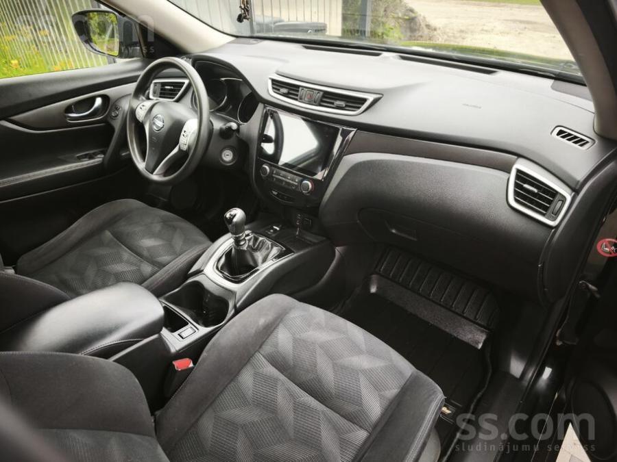 Black Nissan X-Trail 2015 in Jelgava, with an engine capacity of 1.60 L and mileage of 289 thousand km for 5800 €, photo 15 on AUTOMOTO.COM.LV