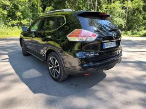 Black Nissan X-Trail 2015 in Taurage, with an engine capacity of 1.60 L and mileage of 150 thousand km for 7100 €, photo 4 on AUTOMOTO.COM.LV