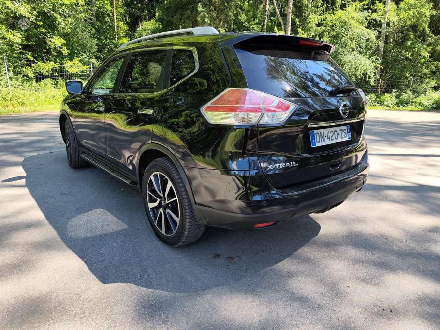 Black Nissan X-Trail 2015 in Taurage, with an engine capacity of 1.60 L and mileage of 150 thousand km for 7100 €, photo 4 on AUTOMOTO.COM.LV