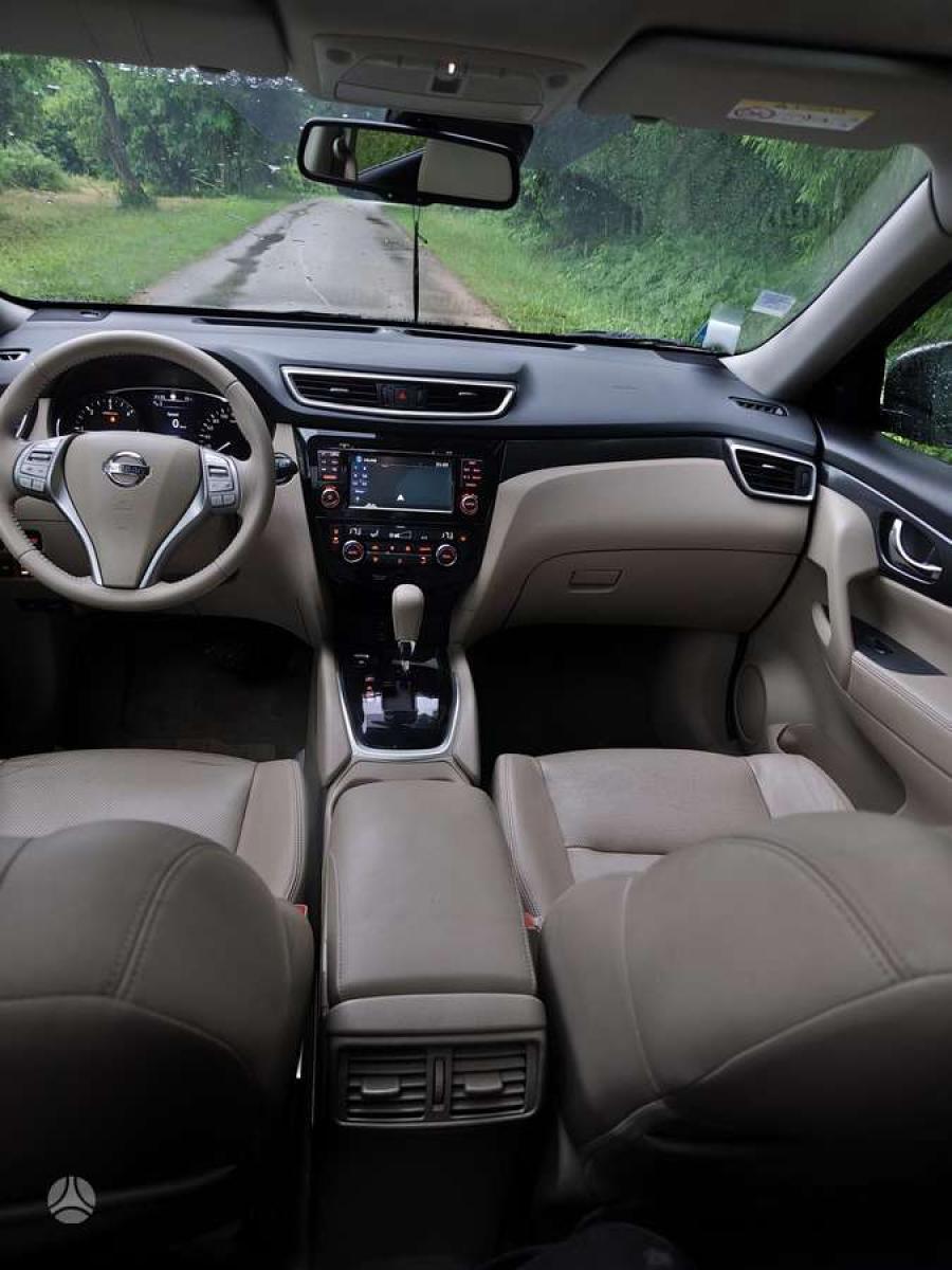 Black Nissan X-Trail 2015 in Taurage, with an engine capacity of 1.60 L and mileage of 150 thousand km for 7100 €, photo 6 on AUTOMOTO.COM.LV
