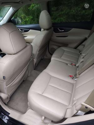 Black Nissan X-Trail 2015 in Taurage, with an engine capacity of 1.60 L and mileage of 150 thousand km for 7100 €, photo 7 on AUTOMOTO.COM.LV