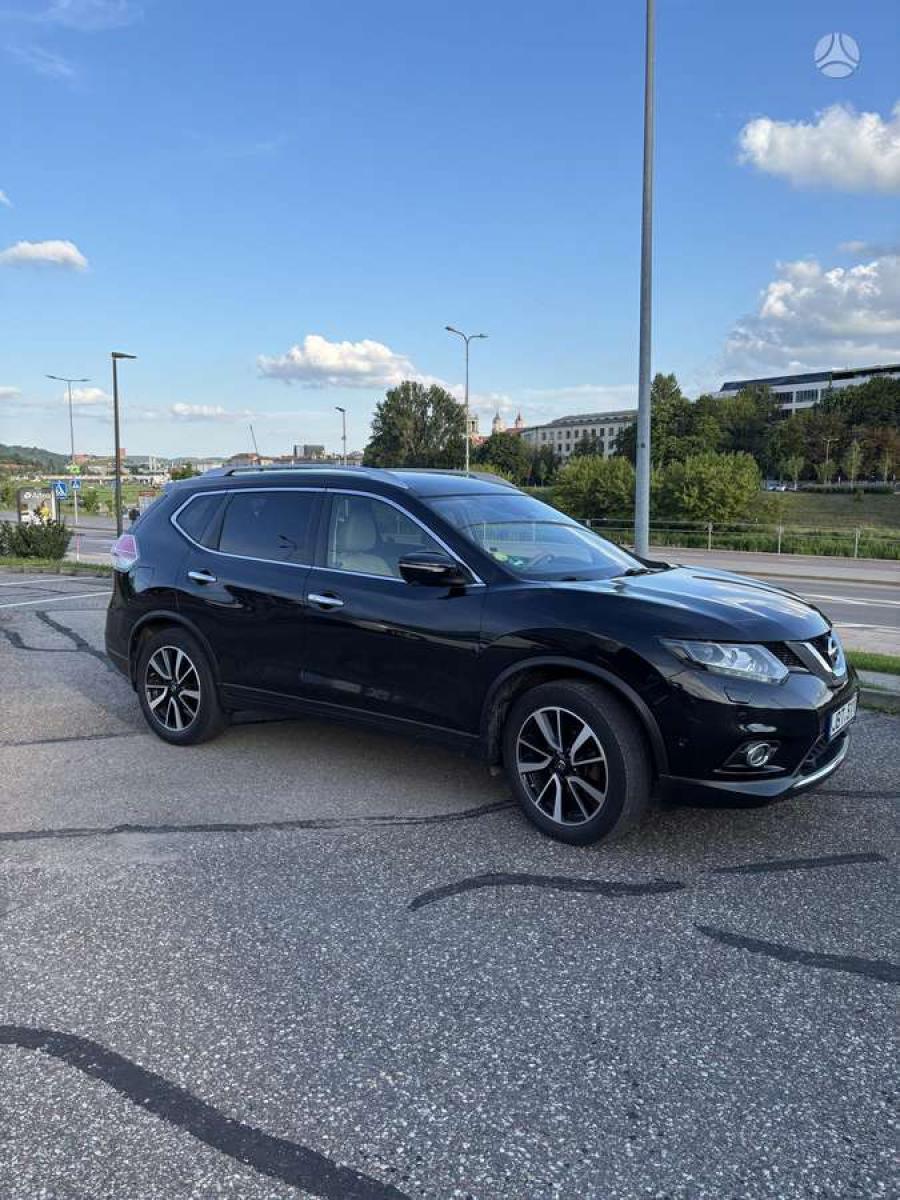 Melns Nissan X-Trail 2015 Viļņa, ar dzinēja tilpumu 1.60 L un nobraukumu 106 tūkst. km par 10380 €, foto 4 vietnē AUTOMOTO.COM.LV