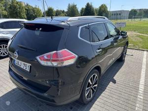 Black Nissan X-Trail 2015 in Vilnius, with an engine capacity of 1.60 L and mileage of 171 thousand km for 9950 €, photo 4 on AUTOMOTO.COM.LV