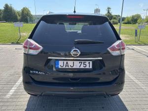 Black Nissan X-Trail 2015 in Vilnius, with an engine capacity of 1.60 L and mileage of 171 thousand km for 9950 €, photo 5 on AUTOMOTO.COM.LV