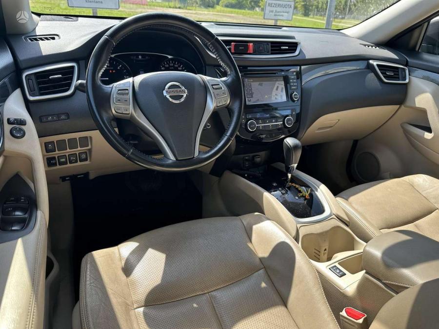 Black Nissan X-Trail 2015 in Vilnius, with an engine capacity of 1.60 L and mileage of 171 thousand km for 9950 €, photo 9 on AUTOMOTO.COM.LV