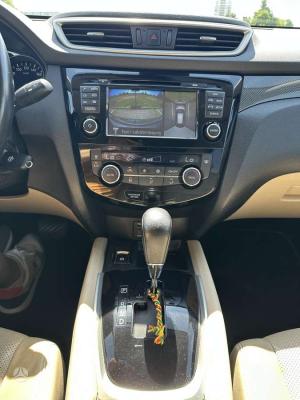 Black Nissan X-Trail 2015 in Vilnius, with an engine capacity of 1.60 L and mileage of 171 thousand km for 9950 €, photo 11 on AUTOMOTO.COM.LV