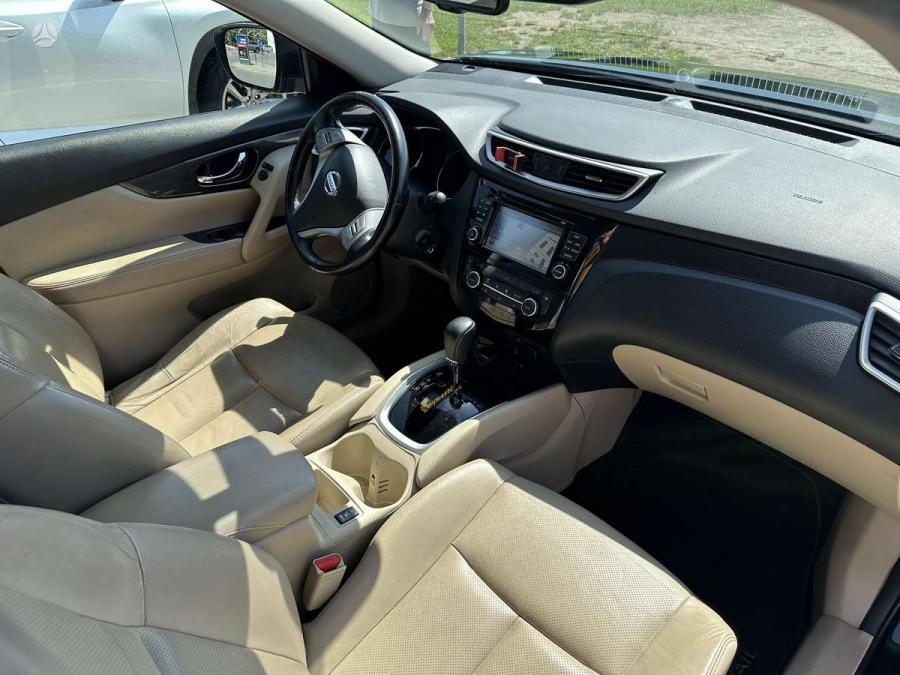 Black Nissan X-Trail 2015 in Vilnius, with an engine capacity of 1.60 L and mileage of 171 thousand km for 9950 €, photo 14 on AUTOMOTO.COM.LV