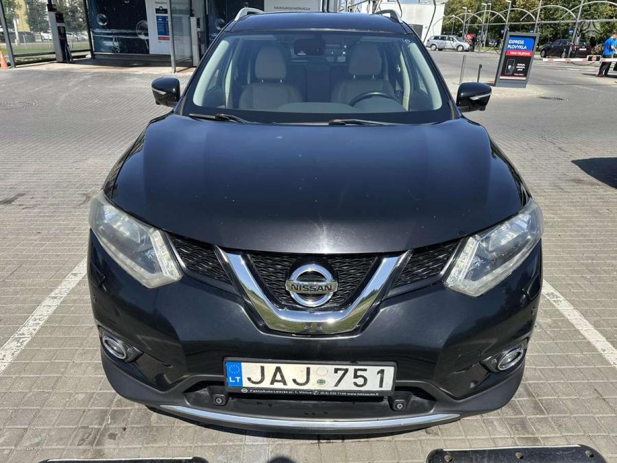 Black Nissan X-Trail 2015 in Vilnius, with an engine capacity of 1.60 L and mileage of 171 thousand km for 9950 €, photo 18 on AUTOMOTO.COM.LV