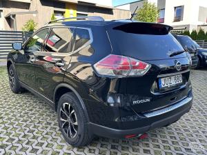 Black Nissan X-Trail 2015 in Vilnius, with an engine capacity of 2.50 L and mileage of 165 thousand km for 8500 €, photo 4 on AUTOMOTO.COM.LV
