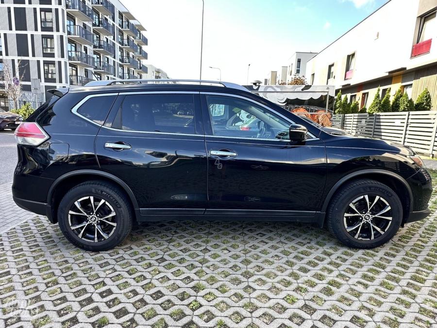 Black Nissan X-Trail 2015 in Vilnius, with an engine capacity of 2.50 L and mileage of 165 thousand km for 8500 €, photo 6 on AUTOMOTO.COM.LV