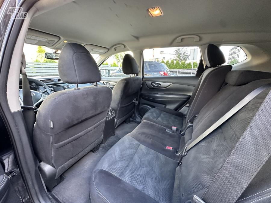 Black Nissan X-Trail 2015 in Vilnius, with an engine capacity of 2.50 L and mileage of 165 thousand km for 8500 €, photo 10 on AUTOMOTO.COM.LV