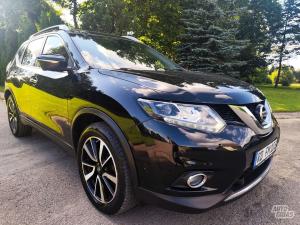 Black Nissan X-Trail 2015 in Mazeikiai, with an engine capacity of 1.60 L and mileage of 296 thousand km for 9200 €, photo  on AUTOMOTO.COM.LV