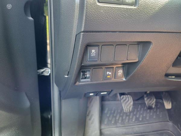 Black Nissan X-Trail 2016 in Marijampole, with an engine capacity of 1.60 L and mileage of 340 thousand km for 9500 €, photo 11 on AUTOMOTO.COM.LV