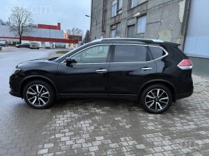 Melns Nissan X-Trail 2016 Rīga, ar dzinēja tilpumu 1.60 L un nobraukumu 150 tūkst. km par 12990 €, foto 4 vietnē AUTOMOTO.COM.LV