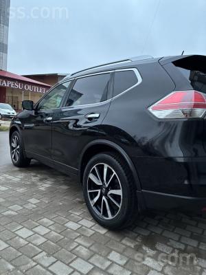 Melns Nissan X-Trail 2016 Rīga, ar dzinēja tilpumu 1.60 L un nobraukumu 150 tūkst. km par 12990 €, foto 10 vietnē AUTOMOTO.COM.LV