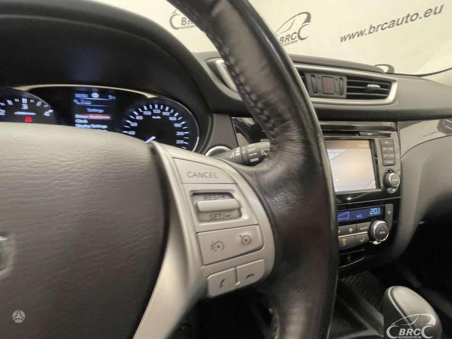 Black Nissan X-Trail 2016 in Vilnius, with an engine capacity of 1.60 L and mileage of 307 thousand km for 7700 €, photo 31 on AUTOMOTO.COM.LV