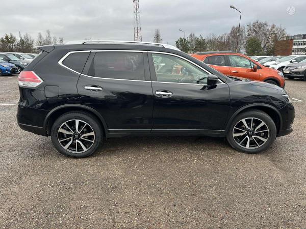 Melns Nissan X-Trail 2016 Alīta, ar dzinēja tilpumu 1.60 L un nobraukumu 260 tūkst. km par 10900 €, foto 5 vietnē AUTOMOTO.COM.LV