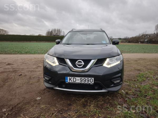 Black Nissan X-Trail 2016 in Ogre, with an engine capacity of 1.60 L and mileage of 210 thousand km for 10200 €, photo 2 on AUTOMOTO.COM.LV