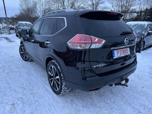 Black Nissan X-Trail 2016 in Alytus, with an engine capacity of 1.60 L and mileage of 260 thousand km for 9400 €, photo 3 on AUTOMOTO.COM.LV