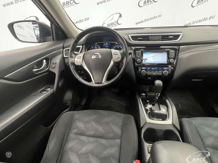 Black Nissan X-Trail 2016 in Vilnius, with an engine capacity of 1.60 L and mileage of 307 thousand km for 7500 €, photo 16 on AUTOMOTO.COM.LV