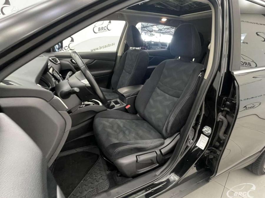 Black Nissan X-Trail 2016 in Vilnius, with an engine capacity of 1.60 L and mileage of 307 thousand km for 7500 €, photo 24 on AUTOMOTO.COM.LV