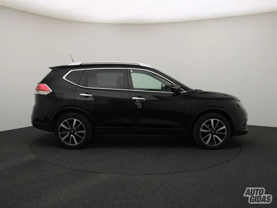 Melns Nissan X-Trail 2016 Viļņa, ar dzinēja tilpumu 1.60 L un nobraukumu 200 tūkst. km par 11999 €, foto 9 vietnē AUTOMOTO.COM.LV