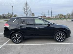 Melns Nissan X-Trail 2016 Rīga, ar dzinēja tilpumu 1.60 L un nobraukumu 71 tūkst. km par 12000 €, foto 4 vietnē AUTOMOTO.COM.LV