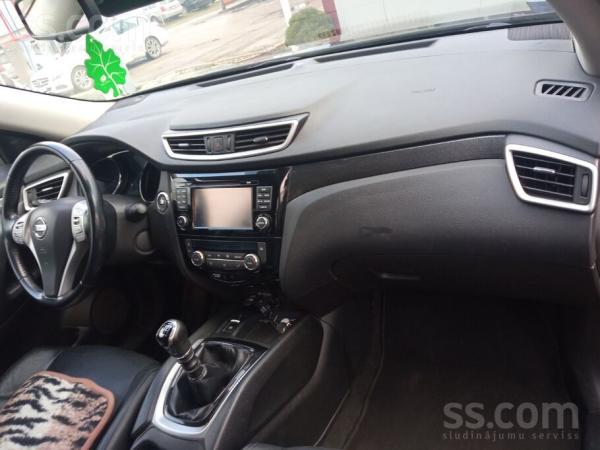Melns Nissan X-Trail 2016 Daugavpils, ar dzinēja tilpumu 1.60 L un nobraukumu 287 tūkst. km par 8900 €, foto 5 vietnē AUTOMOTO.COM.LV