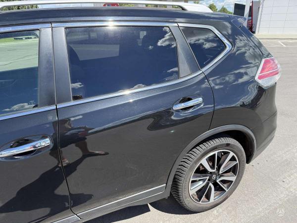 Melns Nissan X-Trail 2016 Tauragė, ar dzinēja tilpumu 1.60 L un nobraukumu 217 tūkst. km par 8400 €, foto 3 vietnē AUTOMOTO.COM.LV
