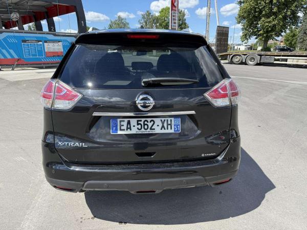 Melns Nissan X-Trail 2016 Tauragė, ar dzinēja tilpumu 1.60 L un nobraukumu 217 tūkst. km par 8400 €, foto 6 vietnē AUTOMOTO.COM.LV