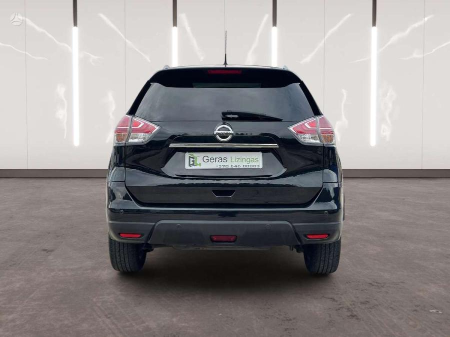 Black Nissan X-Trail 2016 in Vilnius, with an engine capacity of 1.60 L and mileage of 145 thousand km for 10250 €, photo 6 on AUTOMOTO.COM.LV