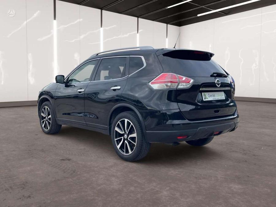 Black Nissan X-Trail 2016 in Vilnius, with an engine capacity of 1.60 L and mileage of 145 thousand km for 10250 €, photo 7 on AUTOMOTO.COM.LV