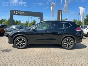 Melns Nissan X-Trail 2016 Liepāja, ar dzinēja tilpumu 1.60 L un nobraukumu 219 tūkst. km par 12900 €, foto 3 vietnē AUTOMOTO.COM.LV