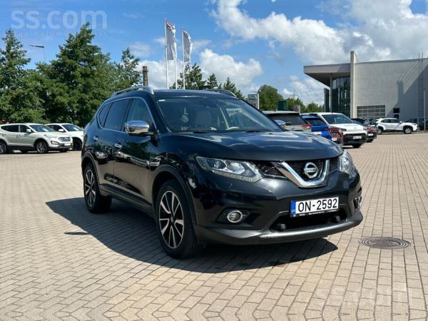 Melns Nissan X-Trail 2016 Liepāja, ar dzinēja tilpumu 1.60 L un nobraukumu 219 tūkst. km par 12900 €, foto 4 vietnē AUTOMOTO.COM.LV