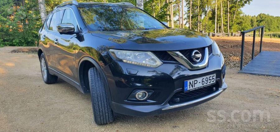 Black Nissan X-Trail 2016 in Preili, with an engine capacity of 1.60 L and mileage of 244 thousand km for 7650 €, photo 7 on AUTOMOTO.COM.LV