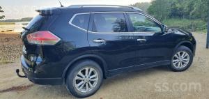 Black Nissan X-Trail 2016 in Preili, with an engine capacity of 1.60 L and mileage of 244 thousand km for 7650 €, photo 8 on AUTOMOTO.COM.LV