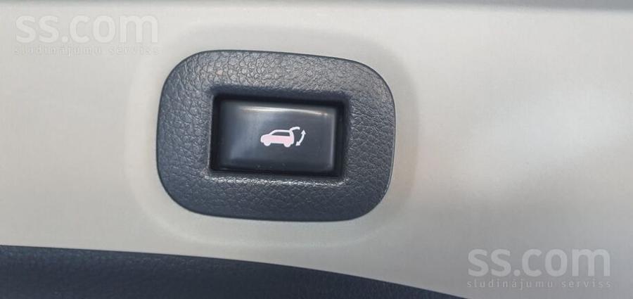 Black Nissan X-Trail 2016 in Preili, with an engine capacity of 1.60 L and mileage of 244 thousand km for 7650 €, photo 15 on AUTOMOTO.COM.LV