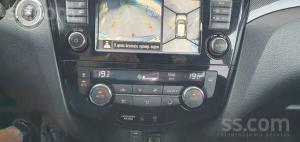Black Nissan X-Trail 2016 in Preili, with an engine capacity of 1.60 L and mileage of 244 thousand km for 7650 €, photo 23 on AUTOMOTO.COM.LV