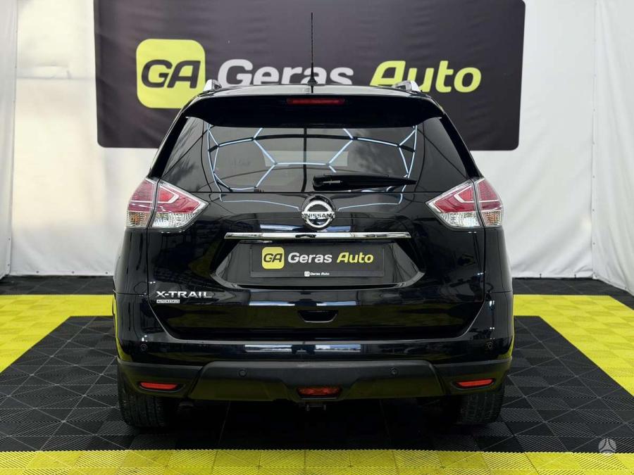 Black Nissan X-Trail 2016 in Vilnius, with an engine capacity of 1.60 L and mileage of 270 thousand km for 9750 €, photo 6 on AUTOMOTO.COM.LV