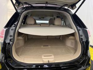 Black Nissan X-Trail 2016 in Vilnius, with an engine capacity of 1.60 L and mileage of 270 thousand km for 9750 €, photo 13 on AUTOMOTO.COM.LV