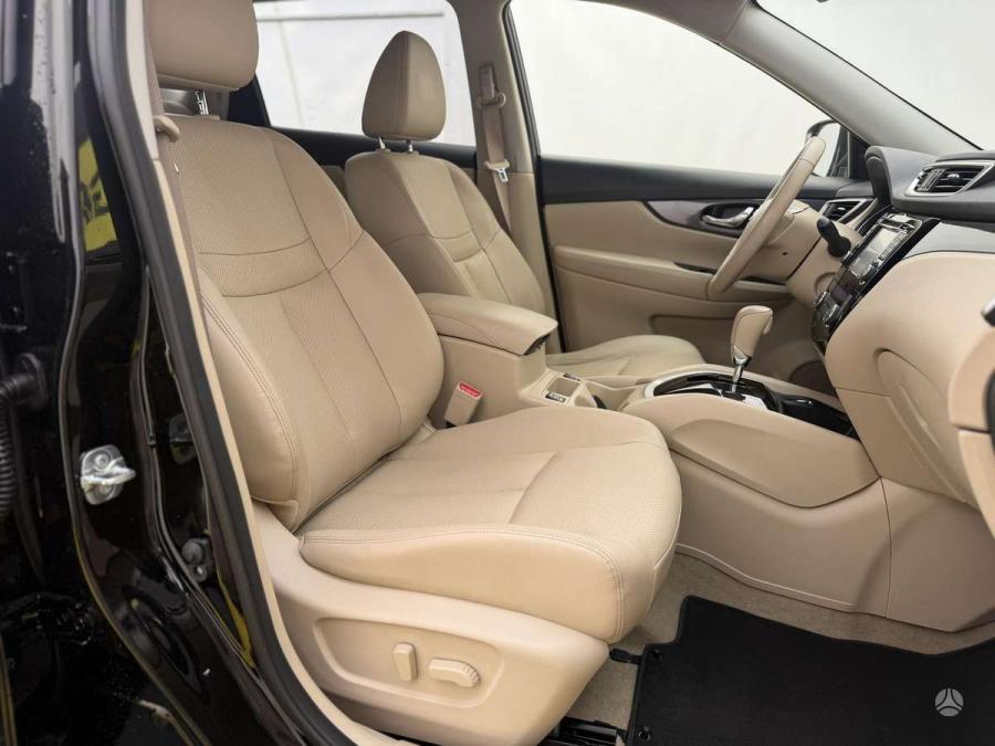 Black Nissan X-Trail 2016 in Vilnius, with an engine capacity of 1.60 L and mileage of 270 thousand km for 9750 €, photo 15 on AUTOMOTO.COM.LV