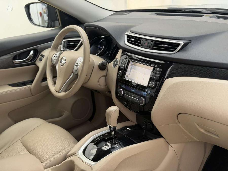 Black Nissan X-Trail 2016 in Vilnius, with an engine capacity of 1.60 L and mileage of 270 thousand km for 9750 €, photo 16 on AUTOMOTO.COM.LV