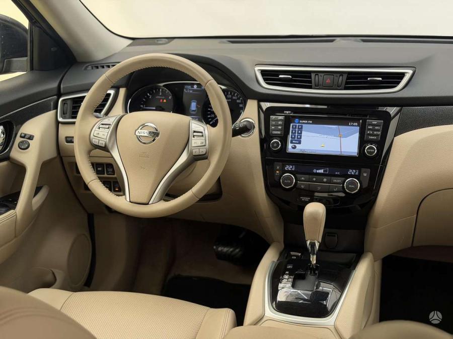 Black Nissan X-Trail 2016 in Vilnius, with an engine capacity of 1.60 L and mileage of 270 thousand km for 9750 €, photo 17 on AUTOMOTO.COM.LV