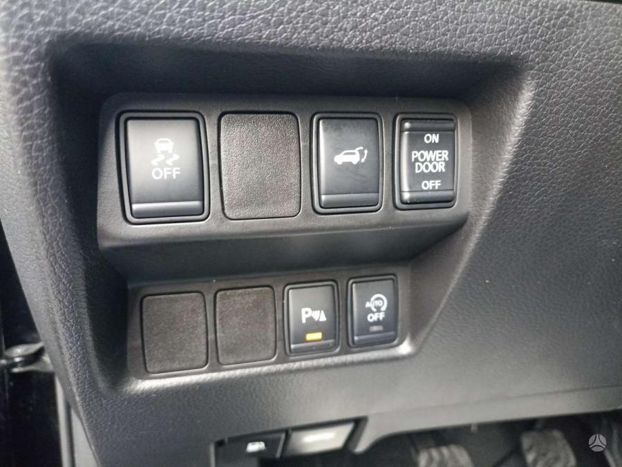 Melns Nissan X-Trail 2016 Viļņa, ar dzinēja tilpumu 1.60 L un nobraukumu 167 tūkst. km par 12400 €, foto 22 vietnē AUTOMOTO.COM.LV